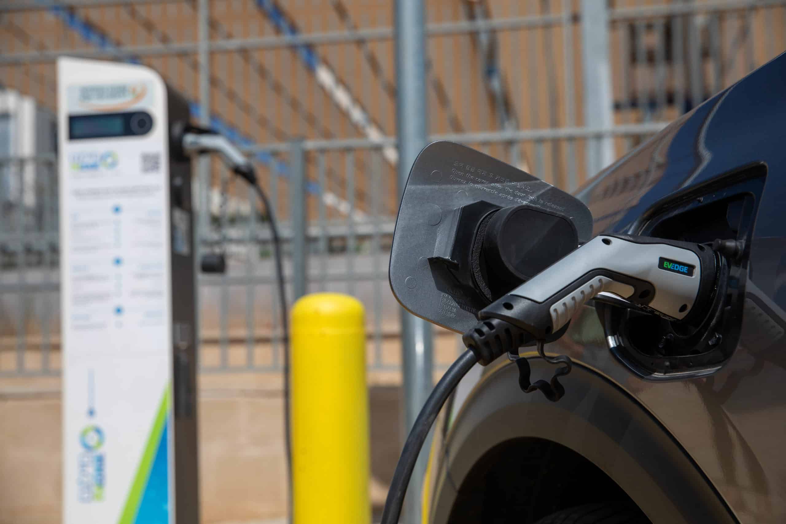 EV-Edge תקים רשת עמדות טעינה בחניוני אחוזות החוף – EV Magazine