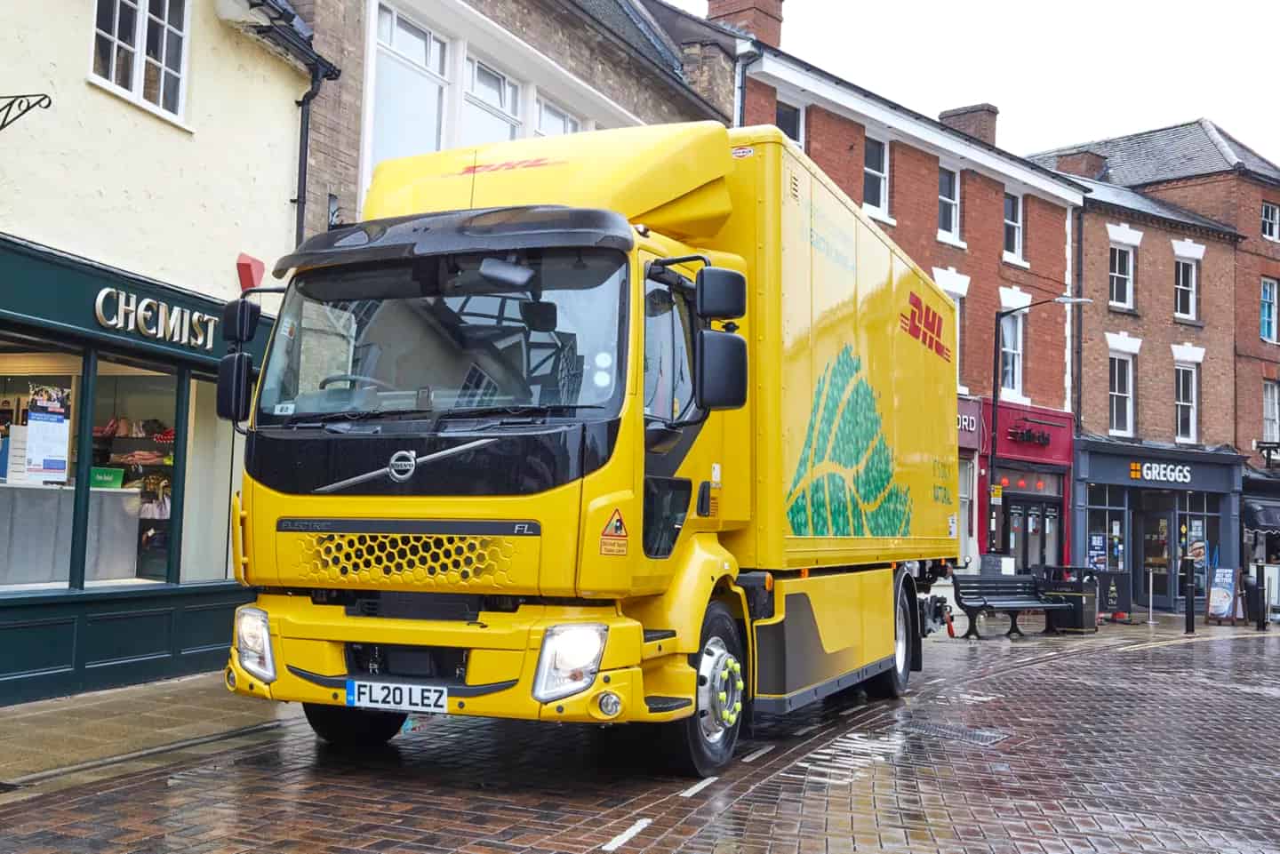 חברת DHL מזמינה משאיות חשמליות של וולוו – EV Magazine