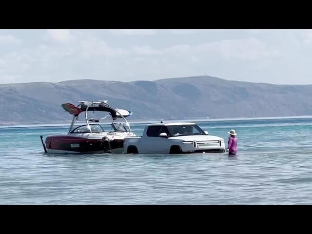 צפו: ריביאן R1T יוצא לשחייה – EV Magazine | מגזין רכב חשמלי