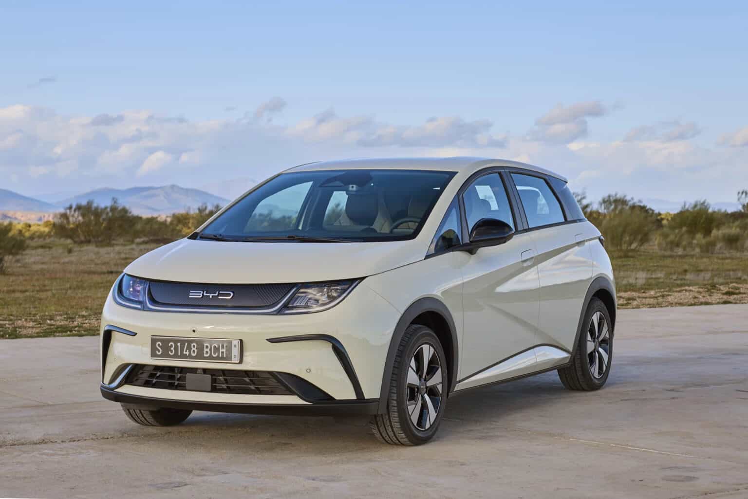 BYD דולפין | סקירה מקיפה, מחירון, טווח נסיעה – EV Magazine