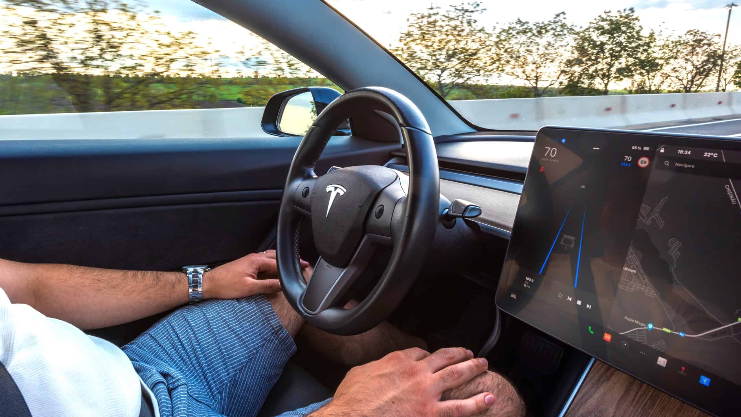 עדכון התוכנה האחרון של טסלה למערכת האוטופיילוט "מוציא לנהגים את האוויר" – EV Magazine
